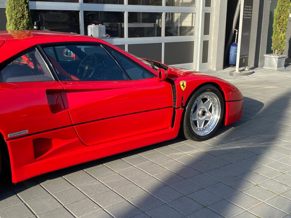 Ferrari F40 - Martini Racing